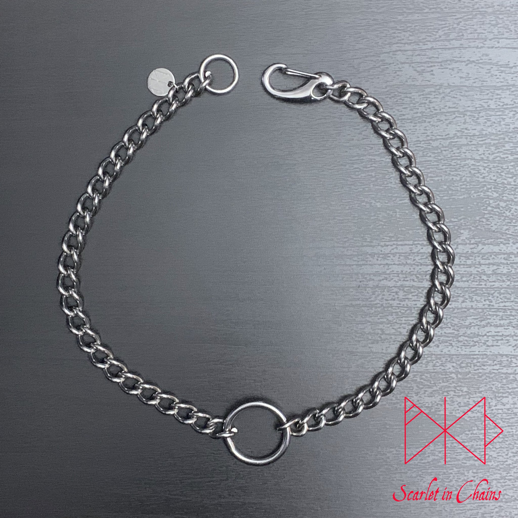 Mini Luna day collar – Scarlet in Chains